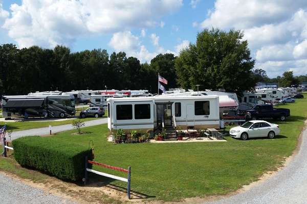 Camping in Florida: 10 Best RV Parks in Florida in 2024 - Campspot