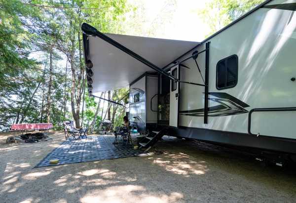 Book Your Stay - Loading...